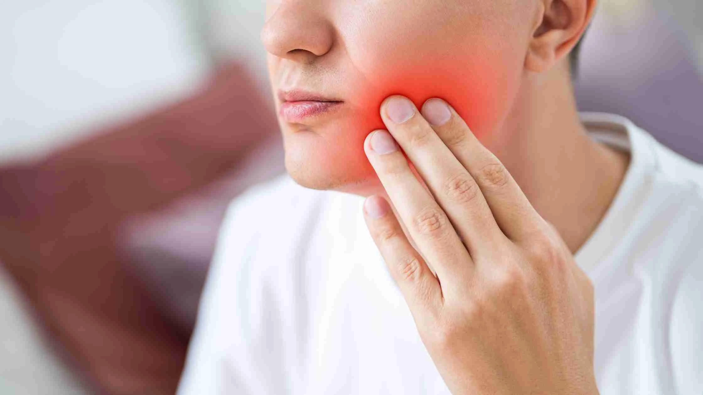 Apakah Operasi Gigi Bungsu Sakit? Ini Jawaban Dokter Gigi! - The Smile